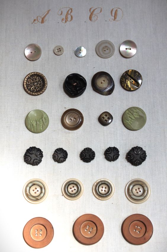 Vintage Button Display – grovetrader